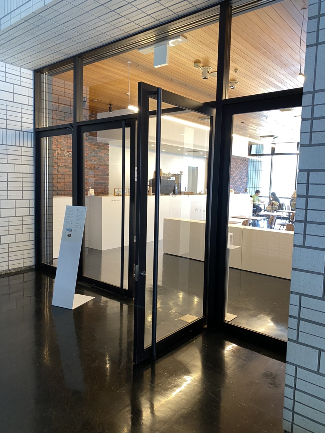 KINBI nicojica(キンビ ニコジカ)北海道立近代美術館内のおしゃれカフェ。 | おにやんグルメ